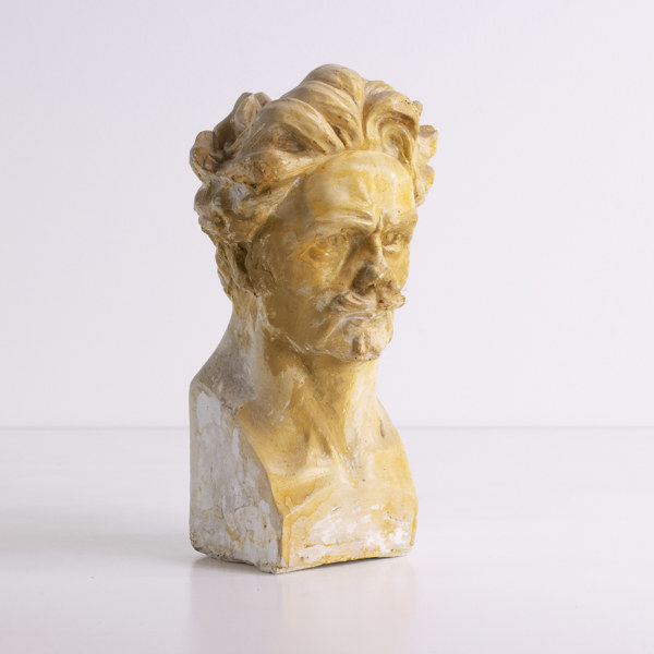 Byst, gips, "August Strindberg", omärkt, höjd 37 cm | Auktion